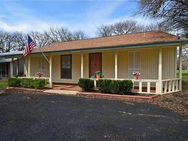 3 Br, 4 bath, Single Family 20 Wildwood Circle