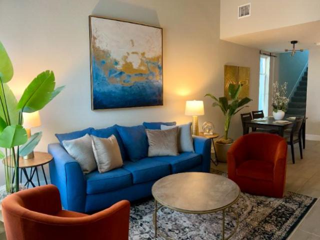 3 Br, 4 bath, Single Family 210 Rainbow Drive