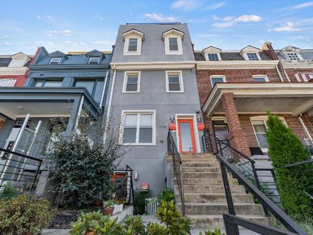 3 Br, 4 bath, Single Family 2118 4th Street NE
