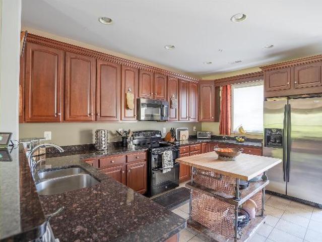 3 Br, 4 bath, Single Family 219 S Fremont Ave