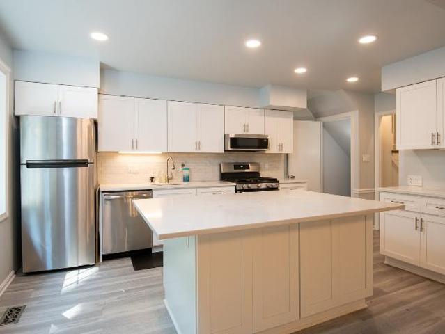 3 Br, 4 bath, Single Family 3202 Adams Ct