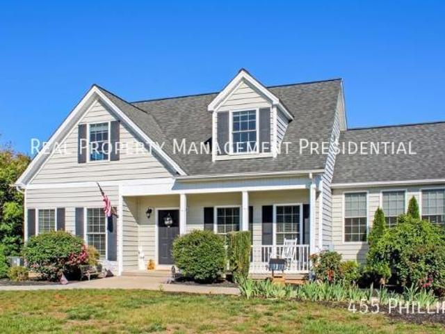 3 Br, 4 bath, Single Family 455 Phillips Ln