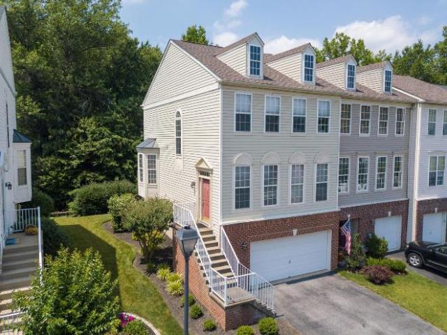 3 Br, 4 bath, Single Family 536 East Boxborough Drive