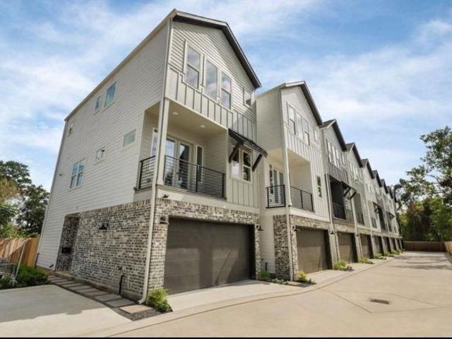 3 Br, 4 bath, Single Family 717 Janisch Rd