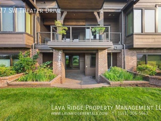 3 Br, 4 bath, Single Family 877 SW Theater Drive