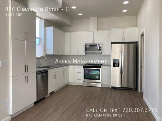 3 Br, 4 bath, Single Family 876 Cimarron Drive