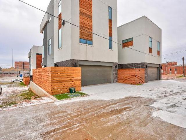 3 Br, 4 bath, Single Family 819 Northwest 6th Street
