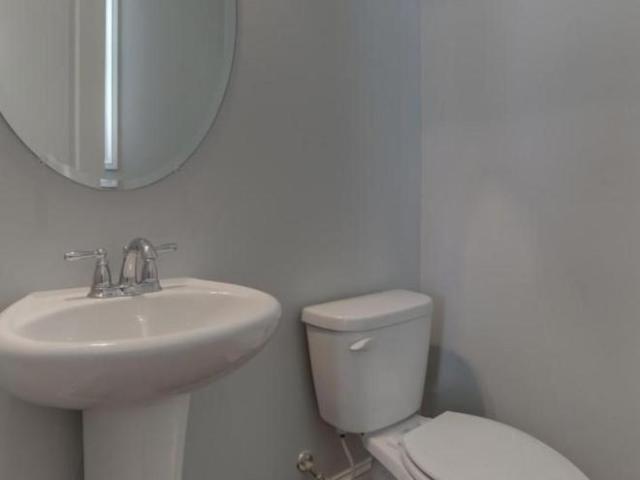 3 Br, 4 bath, Single Family 945 Samples Lane NW