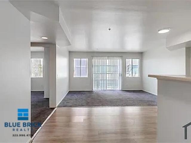 3 BR, 4 BA Apartment 15231 Sherman Way, Van Nuys, CA 91405