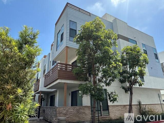 3 BR, 4 BA Apartment 1688 Topanga, Unit 17 West Community, Costa Mesa, CA 92627