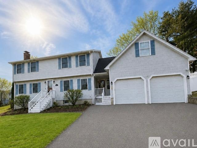 3 BR, 4 BA Apartment 10 Amanda Way, Peabody, MA 01960