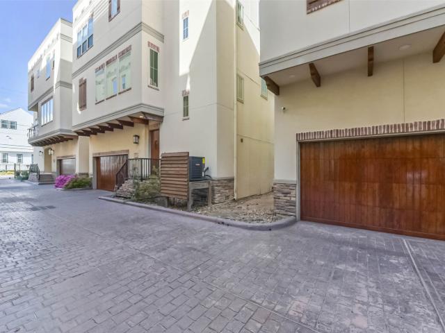 3 BR, 4 BA Apartment 1126 West 16th Street, Houston, TX 77008