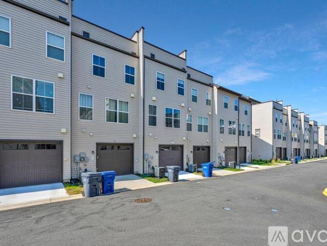3 BR, 4 BA Apartment 2820 Dart Dr, Alexandria, VA 22306
