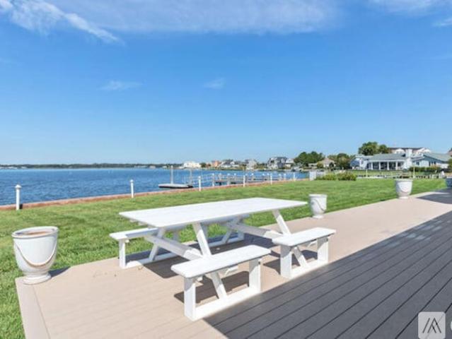 3 BR, 4 BA Apartment 28 Lori Rd, Monmouth Beach, NJ 07750