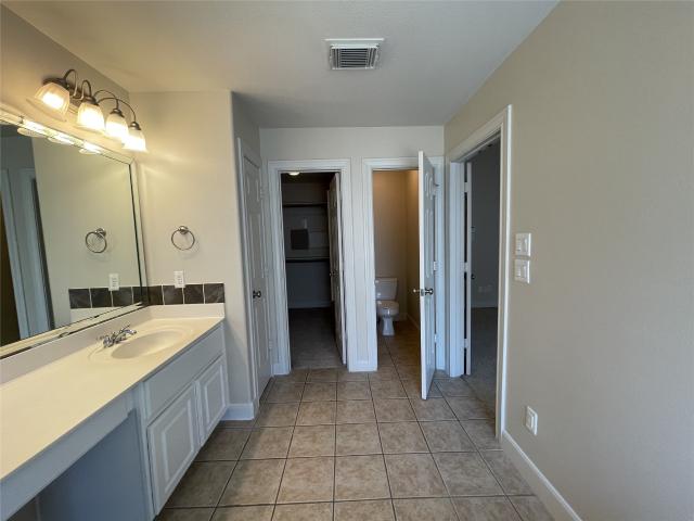 3 BR, 4 BA Apartment 326 Malone Street, Houston, TX 77007