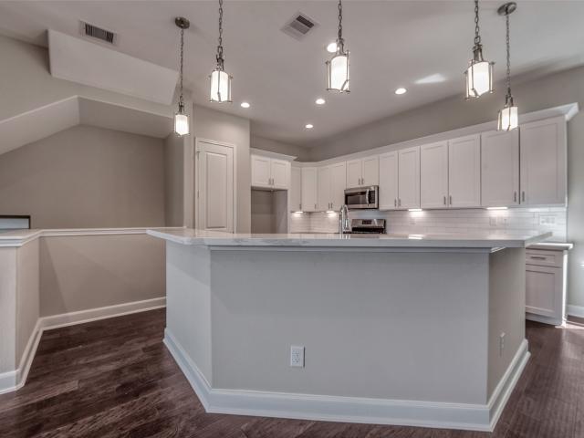 3 BR, 4 BA Apartment 4135 Du Pont Street, Houston, TX 77021