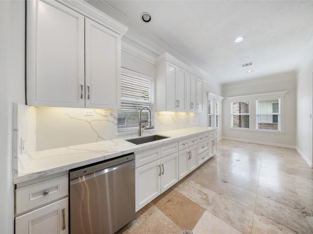 3 BR, 4 BA Apartment 4216 Eli Street, Houston, TX 77007