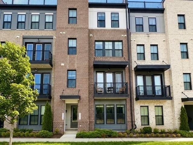 3 BR, 4 BA Apartment 43256 Farringdon Square, Unit Demott & Silver, Ashburn, VA 20148