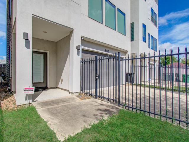 3 BR, 4 BA Apartment 509 Gregg Street, Houston, TX 77020