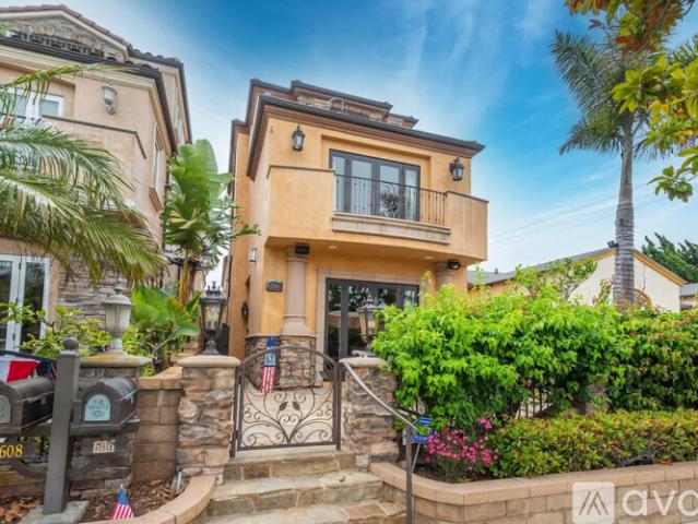 3 BR, 4 BA Apartment 606 9th St, Huntington Beach, CA 92648