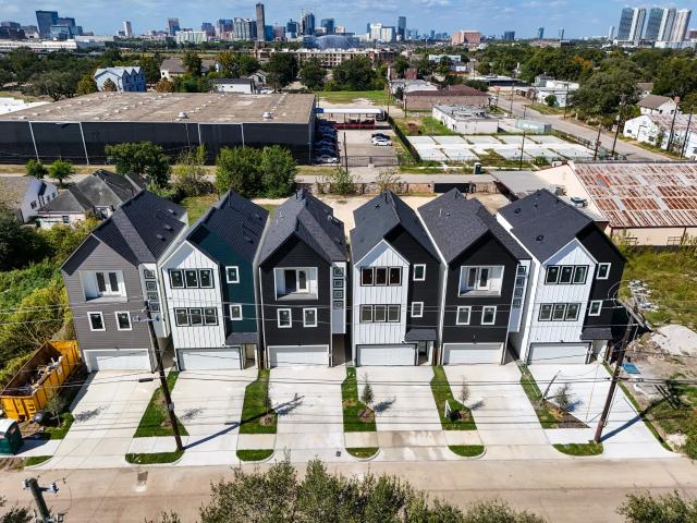 3 BR, 4 BA Apartment 6326 Del Rio Street, Houston, TX 77021