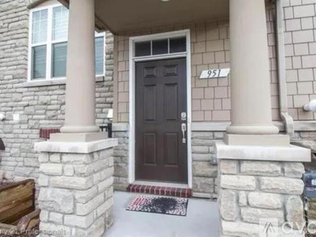 3 BR, 4 BA Apartment 951 Barclay Cir, Unit 48, Rochester Hills, MI 48307