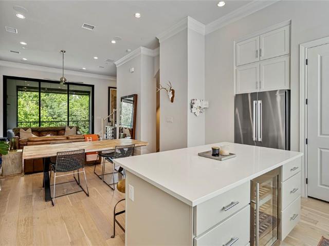 3 BR, 4 BA in Central Dallas