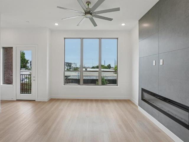 3 BR, 4 BA in Central Farmers Branch