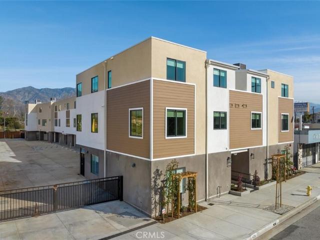 3 BR, 4 BA in Mayflower Village
