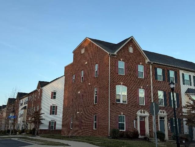3 Br, 5 bath, Townhouse/Brownstone/RowHouse 10500 Observatory Pl