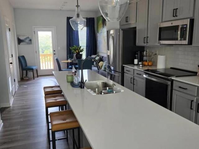 3 Br, 5 bath, Townhouse/Brownstone/RowHouse 347 Skylar Ct SE