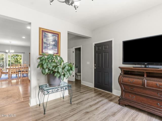 3 Bridle Place