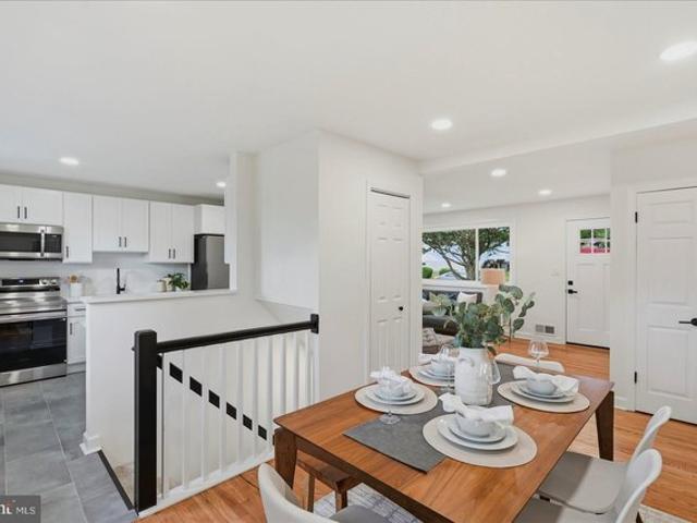 3 Bright Cir, Baltimore, MD 21207