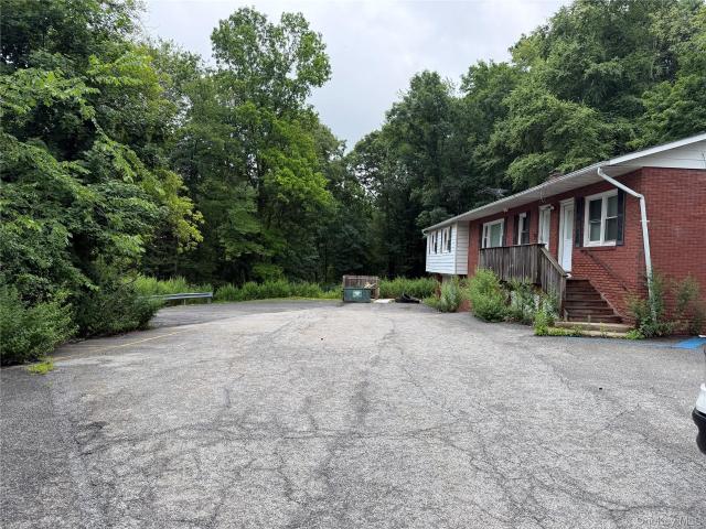 3 Brookside Avenue
