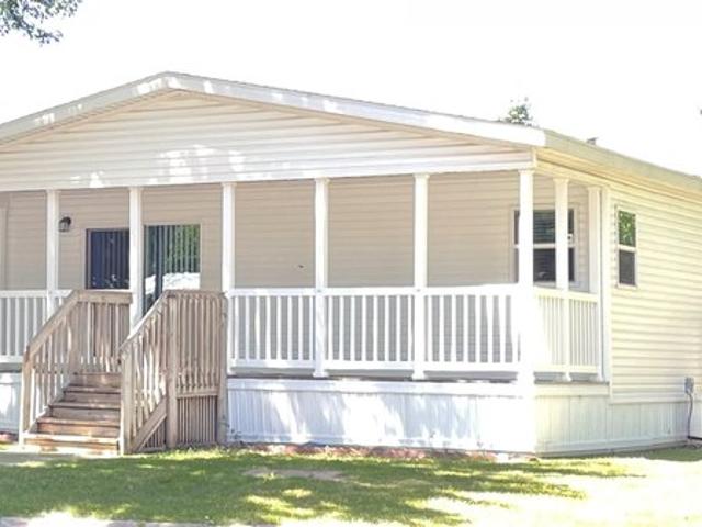 3 Brookside Mnr, Goshen, IN 46526
