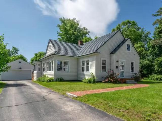 3 BROAD AVE, CONCORD, NH 03301 Single Family Residence For Sal.