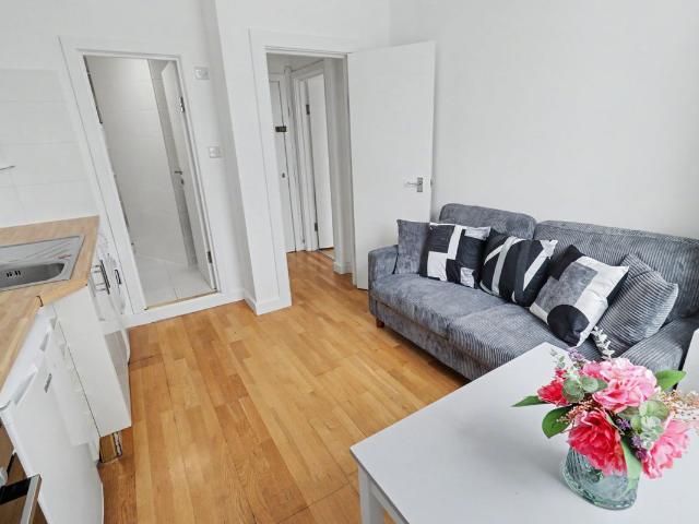 3 Broadhurst Gardens, London NW6, 1 bed flat to rent, £1,745 pcm | PrimeLocation