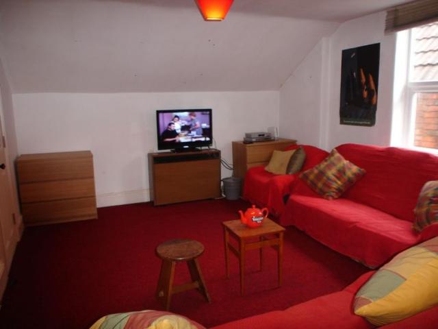 3 Cumberland Road 6 Huge Bedrooms Loughborough