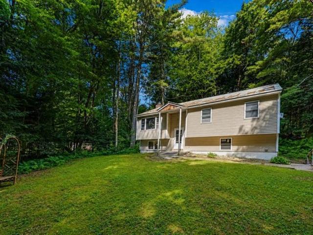 3 Cypress Ln, Essex, VT 05452