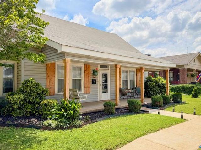3 Cain St NE, Decatur, AL 35601