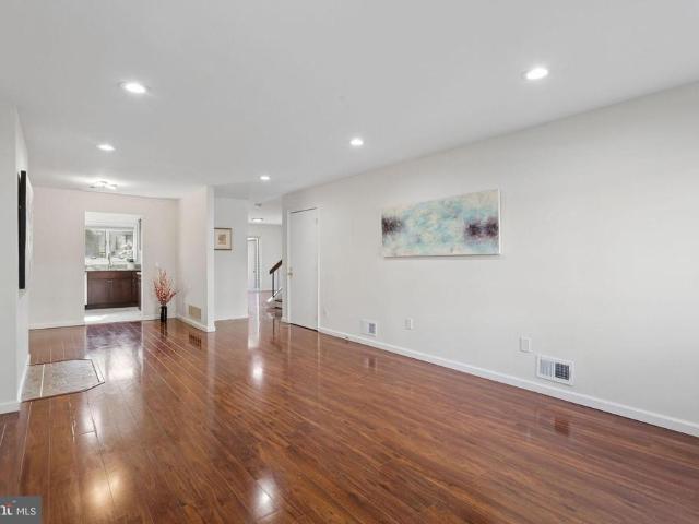 3 Cambridge Drive