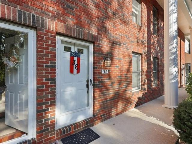 3 Castle Hill Rd Unit E, Agawam, MA 01001