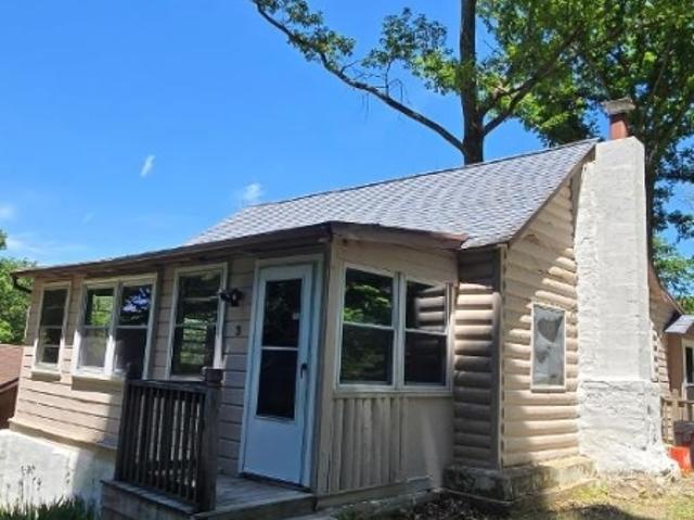 3 Carolina Ave