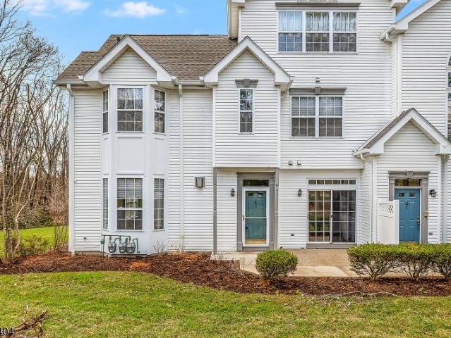 3 Caroline Foster Ct
