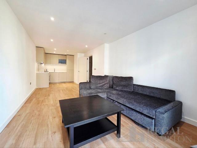3 Caversham Road, Colindale, London NW9, 1 bed flat to rent, £1,800 pcm | PrimeLocation