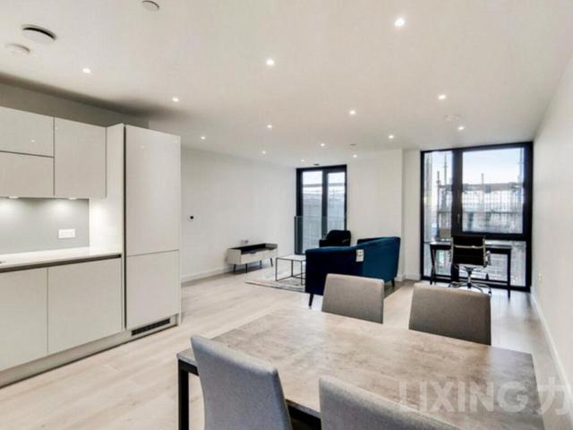3 City North Place, Finsbury Park, N4. 2 bed apartment to rent £3,150 pcm £727 pw