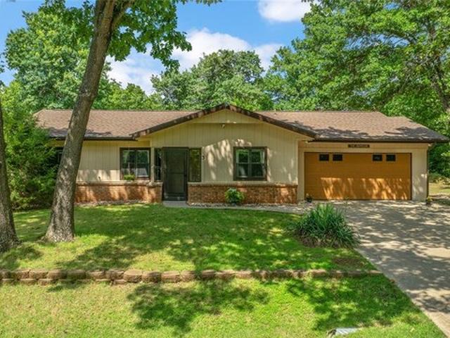3 Clevedon Cir, Bella Vista, AR 72715