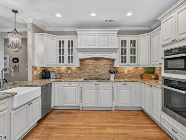 3 Cliff Rd