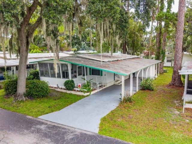 3 Coach House Ct, Daytona Beach, FL 32119