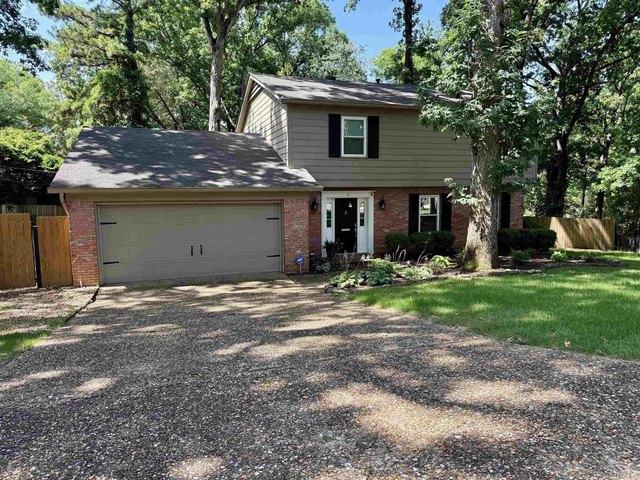 3 Coachlight Cir, Little Rock, AR 72227
